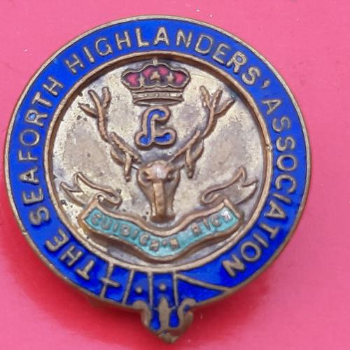 The Seaforth Highlanders Association – Enamelled Button Hole Badge – Steady The Buffs Militaria