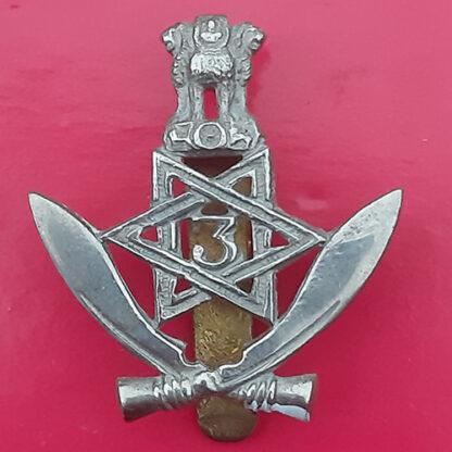 (India) The 3rd Gurkha Rifles – Cast White Metal Cap Badge – Steady The ...