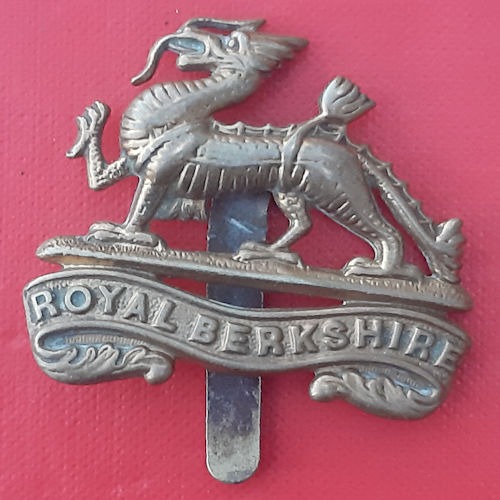 The Berkshire Regiment – Gilding Metal Cap Badge. – Steady The Buffs ...